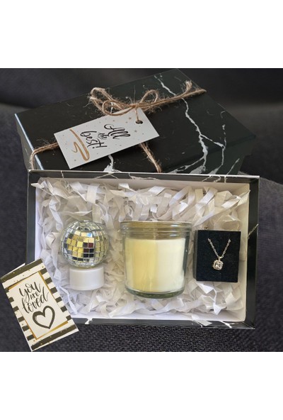 Regalo Mum Kolye ve Işıklı Hediye Seti Regalo Mum Kolye ve Işıklı Hediye Seti