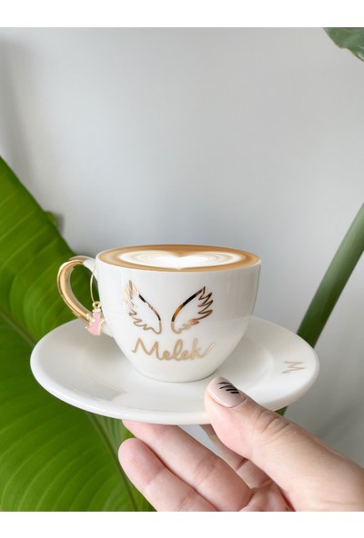 24K Altın Yaldızlı Melek Küpeli Porselen Nescafe Fincanı Melek Isimli 24K Altın Yaldızlı Melek Küpeli Porselen Nescafe Fincanı Melek Isimli