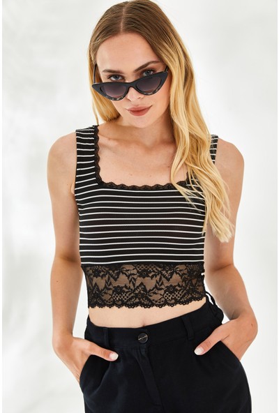 Oshebu Kadın Dantel Detaylı Sıfır Kol Bluz Oshebu Kadın Dantel Detaylı Sıfır Kol Bluz