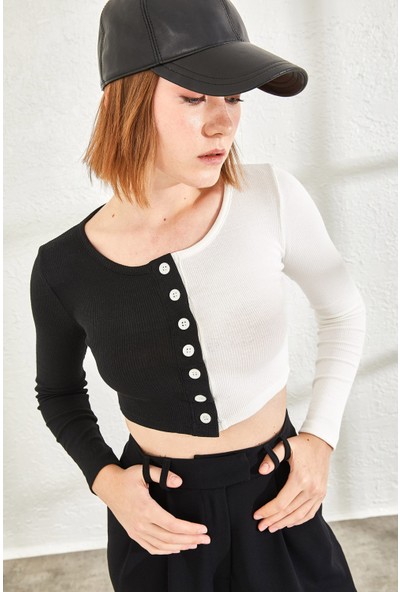 Oshebu U Yaka Önü Düğmeli Crop Triko Bluz Oshebu U Yaka Önü Düğmeli Crop Triko Bluz