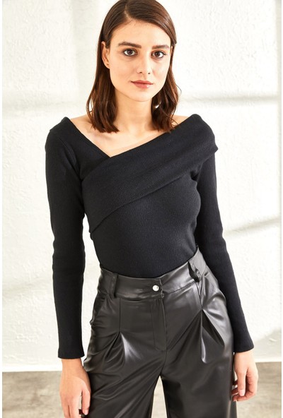 Oshebu Kadın Asimetrik Kesim Kaşkorse Bluz