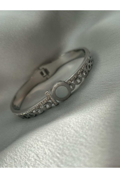 Serap Eser Exclusive Çelik Taş Detaylı Gümüş Kelepçe