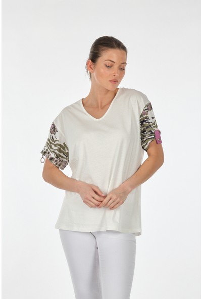 Vedi V Yaka Kol Detaylı Kısa Kollu Beyaz Kadın Bluz 22122074 Vedi V Yaka Kol Detaylı Kısa Kollu Beyaz Kadın Bluz 22122074