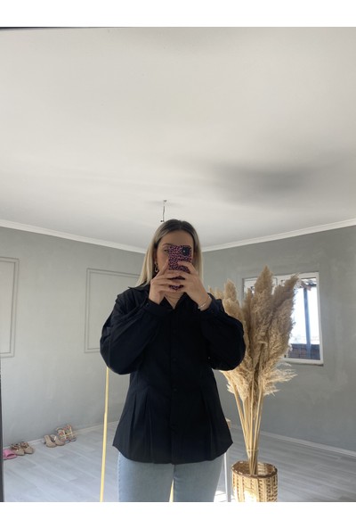 E-Livia Butik Siyah Pens ve Korse Detay Gömlek E-Livia Butik Siyah Pens ve Korse Detay Gömlek