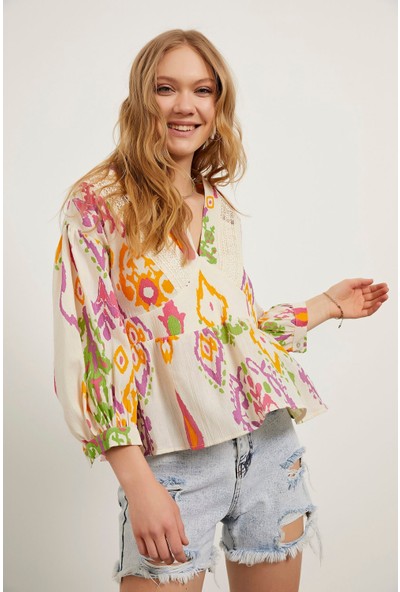 Armalife Renkli Baskılı Güpür Detaylı Keten Bluz