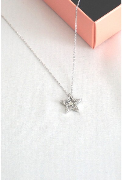 By Meriç Kadın Zirkon Taşlı Yıldız Uçlu Kolye