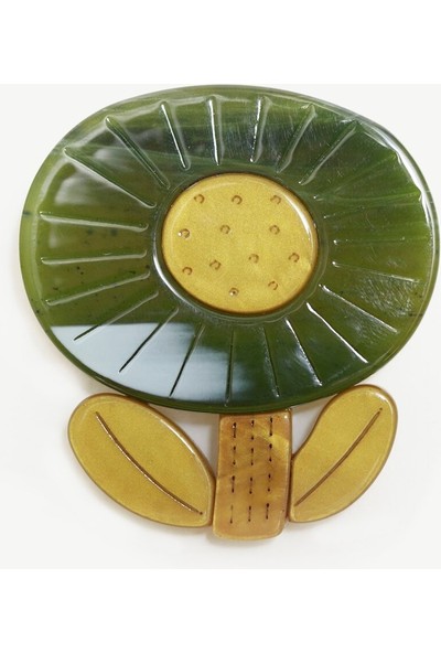 Yargıcı Çiçek Formlu Broş