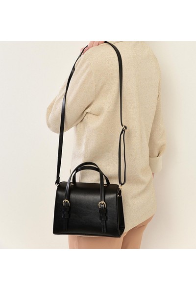 Ecrin Collection Mıknatıslı Kilit Detaylı Omuz ve El Çantası Ecrin Collection Mıknatıslı Kilit Detaylı Omuz ve El Çantası