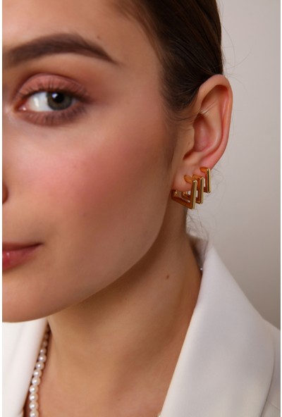 Aurrari Kadın Gold 3'lü Kare Küpe Seti Aurrari Kadın Gold 3'lü Kare Küpe Seti