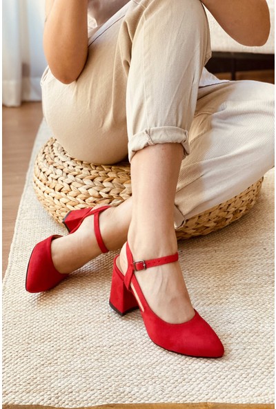 Mida Shoes Kırmızı Süet Tokalı Topuklu Ayakkabı Mida Shoes Kırmızı Süet Tokalı Topuklu Ayakkabı