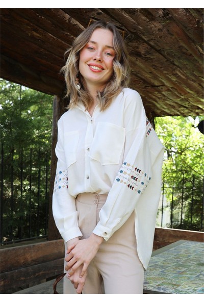 LM Louis & Maria Nakışlı Oversize Gömlek - Ekru LM Louis & Maria Nakışlı Oversize Gömlek - Ekru
