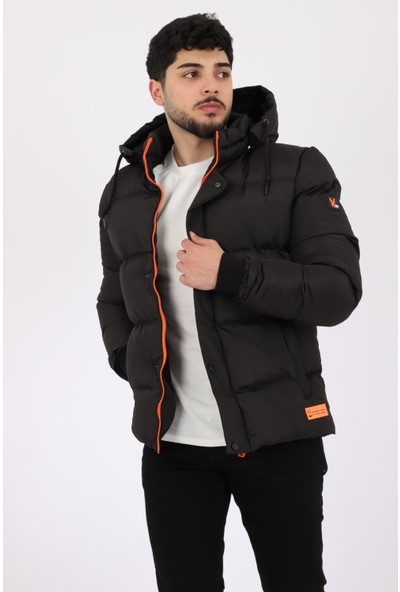 Stil Kombin Çıkarılabilir Kapşonlu Armalı Içi Kürklü Şişme Mont 2911