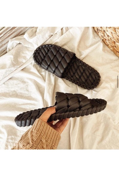 Kadın - Yazlık - Plaj - Ev - Dış Mekan