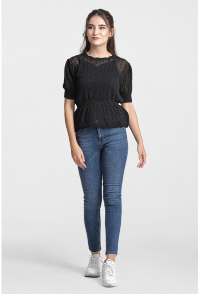 Karol Ajurlu Kısa Kol Bluz Karol Ajurlu Kısa Kol Bluz