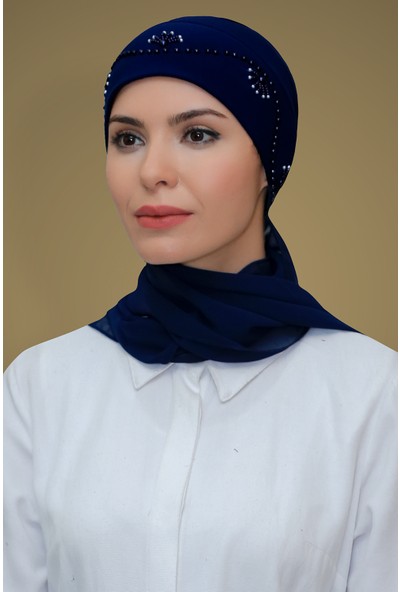 Hürrem Bone Lacivert Pratik Hazır Geçmeli Tesettür Bone Sandy Kumaş Güllü Işlemeli Şifon Atkılı 1206A_02 Hürrem Bone Lacivert Pratik Hazır Geçmeli Tesettür Bone Sandy Kumaş Güllü Işlemeli Şifon Atkılı 1206A_02