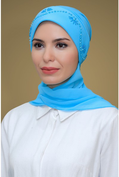 Hürrem Bone B. Mavisi Pratik Hazır Geçmeli Tesettür Bone Sandy Kumaş Güllü Işlemeli Şifon Atkılı 1206A_11 Hürrem Bone B. Mavisi Pratik Hazır Geçmeli Tesettür Bone Sandy Kumaş Güllü Işlemeli Şifon Atkılı 1206A_11
