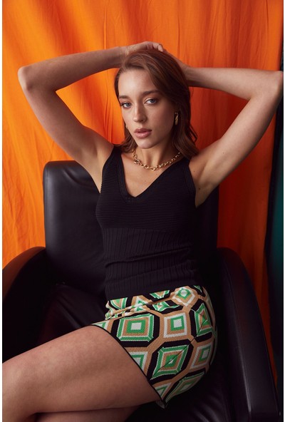 BY H Fitilli V Yaka Atlet-Siyah