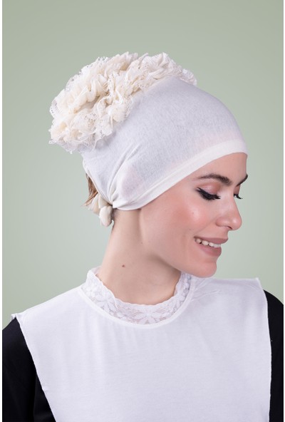 Hürrem Bone Krem Arkadan Bağlamalı Tesettür Bone Viskon Kumaş Fırfır Bone 1006_40 Hürrem Bone Krem Arkadan Bağlamalı Tesettür Bone Viskon Kumaş Fırfır Bone 1006_40