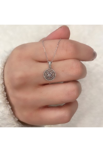 Kayra Mücevher Som Taşlı Pırlanta Kolye PK03 Kayra Mücevher Som Taşlı Pırlanta Kolye PK03
