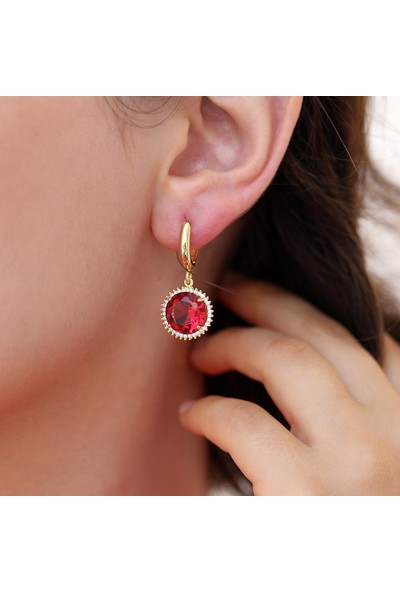 Takı Boom Kırmızı Beyaz Zirkon Taşlı Yuvarlak Gümüş Küpe Takı Boom Kırmızı Beyaz Zirkon Taşlı Yuvarlak Gümüş Küpe