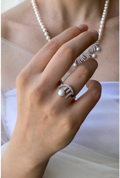 925 Ayar Gümüş Kadın Taşlı Çubuk Figürlü Inci Yüzük