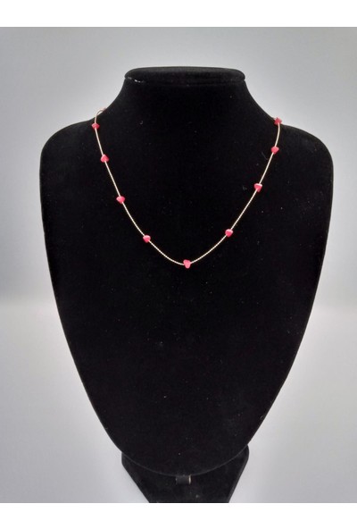 Black Boss Accessory Çok Ince Zincir Aralıklı Parlak Minik Kırmızı Doğal Taşlı Tam Tur Kolye Black Boss Accessory Çok Ince Zincir Aralıklı Parlak Minik Kırmızı Doğal Taşlı Tam Tur Kolye