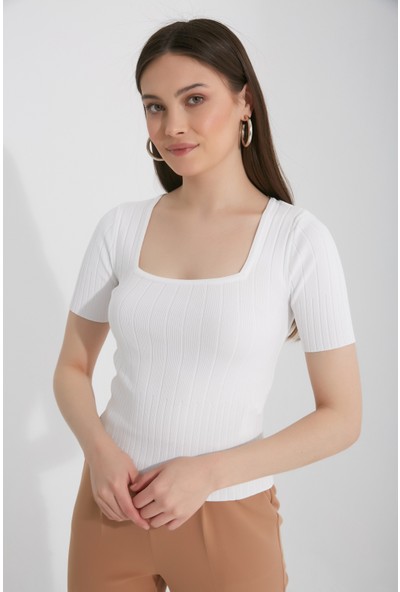 Kare Yaka Fitilli Kısa Kol Bluz