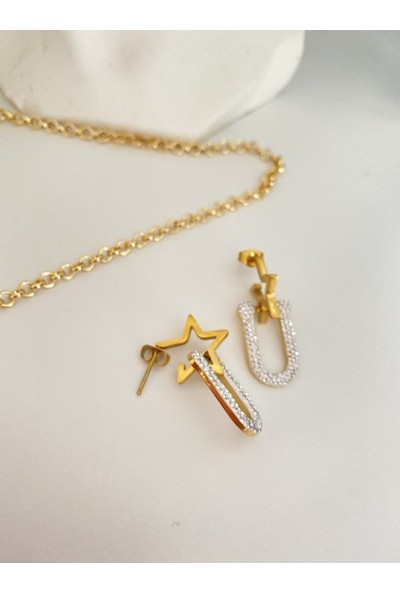 Yıldızlı ve Beyaz Zirkon Taşlı Sallantılı Küpe