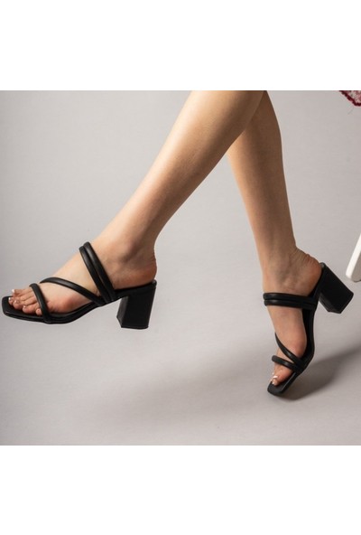 Eldorado Kadın Siyah Çapraz Topuklu Terlik Eldorado Kadın Siyah Çapraz Topuklu Terlik
