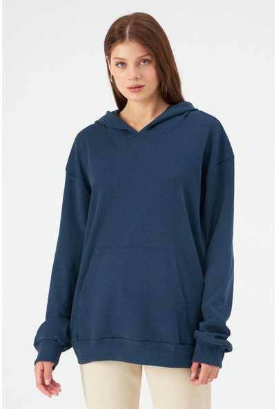 Muni Muni Kapüşonlu Oversize HOODIE-SS22MN50367-LACIVERT Muni Muni Kapüşonlu Oversize HOODIE-SS22MN50367-LACIVERT