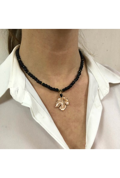 Oniks Doğal Taşlı Gold Asma Yaprağı Uçlu El Yapımı Kolye Oniks Doğal Taşlı Gold Asma Yaprağı Uçlu El Yapımı Kolye