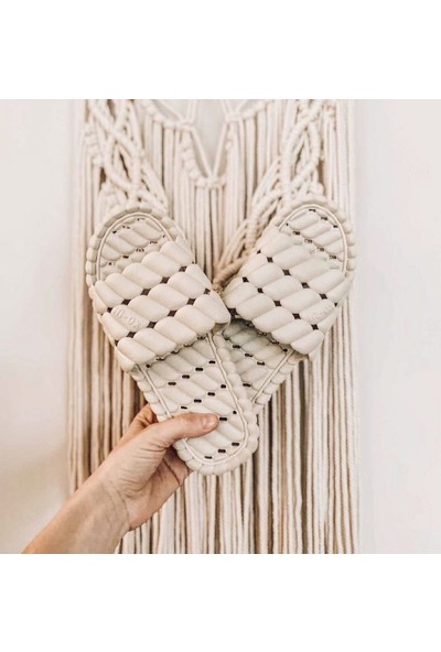 Kadın - Yazlık - Plaj - Ev - Dış Mekan