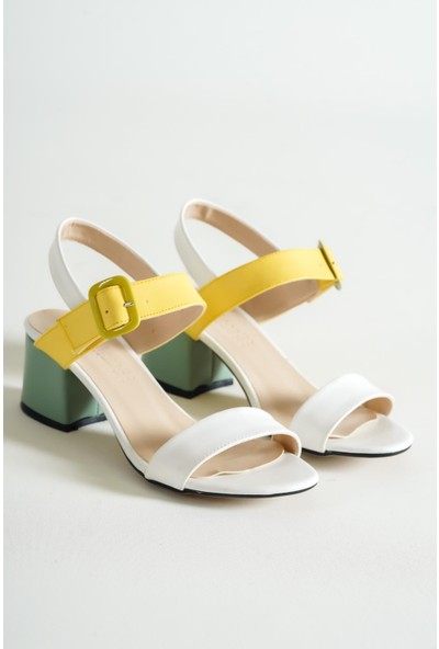 Pembe Avm Bayan Beyazminsarı T Renkli Toka Detaylı Sandalet