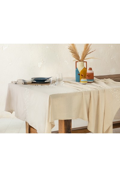 English Home Fioritura Pamuk Nakışlı Masa Örtüsü 150 x 200 cm Bej English Home Fioritura Pamuk Nakışlı Masa Örtüsü 150 x 200 cm Bej
