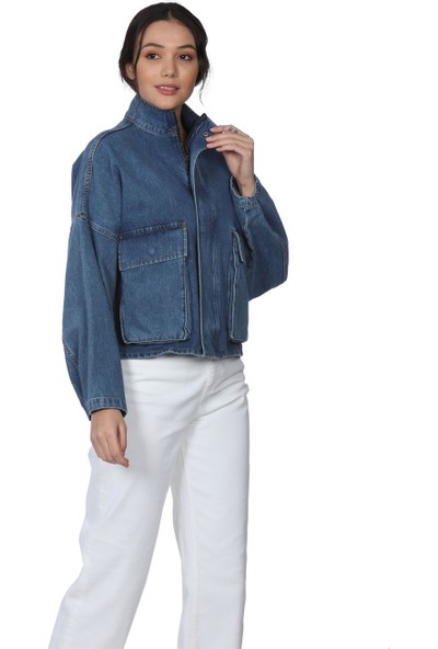 Whitney Kadın Körük Cepli Yaka Modelli Mavi Jean Ceket Whitney Kadın Körük Cepli Yaka Modelli Mavi Jean Ceket