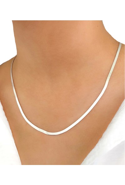 Kadın Kolye Yassı Yılan Model Gümüş Renk Kadın Kolye Yassı Yılan Model Gümüş Renk