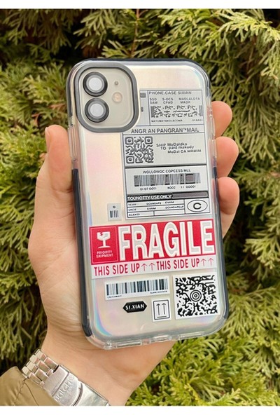 Gritty Iphone 11 Uyumlu Fragile Barkod Desenli Hologramlı Koruyucu Darbe Emici Telefon Kılıfı Gritty Iphone 11 Uyumlu Fragile Barkod Desenli Hologramlı Koruyucu Darbe Emici Telefon Kılıfı