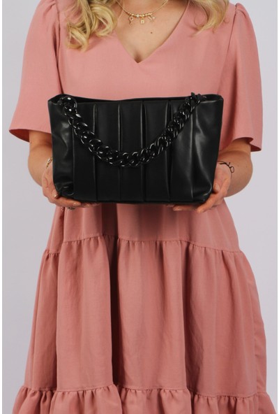 ADL-2335 Kadın Siyah Pileli Zincirli Omuz Çantası ADL-2335 Kadın Siyah Pileli Zincirli Omuz Çantası