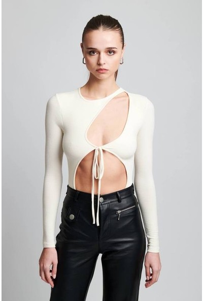 Iamnotbasic Kadın Fildişi Geometrik Dekolteli Marilla Bodysuit