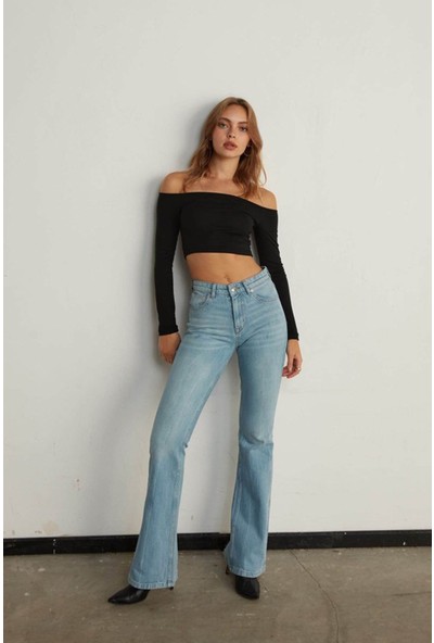 Vatkalı Ispanyol Paça Slit Jean Buz Mavi Vatkalı Ispanyol Paça Slit Jean Buz Mavi