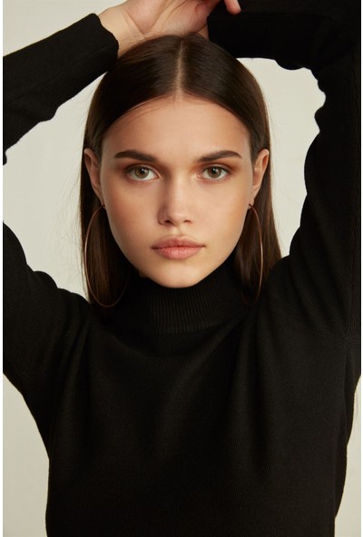 Vatkalı Yarım Balıkçı Oversize Kazak Siyah