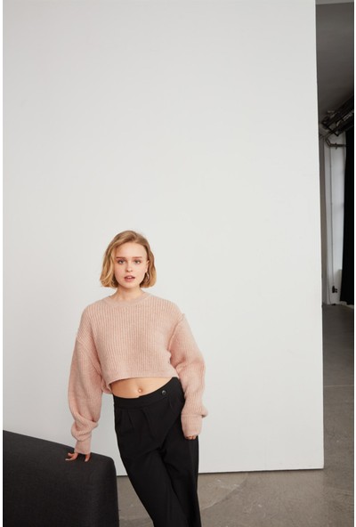 Vatkalı Bisiklet Yaka Crop Kazak Pudra