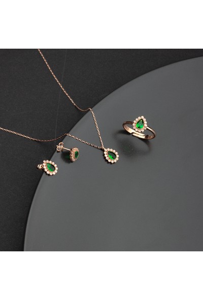 Miavi Silver 925 Ayar Gümüş Zümrüt Taşlı Damla Model Kolye Küpe Yüzük Takı Seti Miavi Silver 925 Ayar Gümüş Zümrüt Taşlı Damla Model Kolye Küpe Yüzük Takı Seti