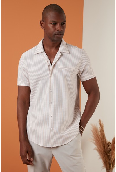 Buratti Apaş Yaka Kısa Kollu Pamuklu Çizgili Slim Fit Gömlek Erkek Gömlek CF21S114629 Buratti Apaş Yaka Kısa Kollu Pamuklu Çizgili Slim Fit Gömlek Erkek Gömlek CF21S114629