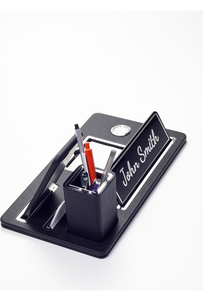 Turgut Office Masaüstü Isimliği Deri Organizer Siyah Krom Detaylı Saat ve Kalemlikli Turgut Office Masaüstü Isimliği Deri Organizer Siyah Krom Detaylı Saat ve Kalemlikli