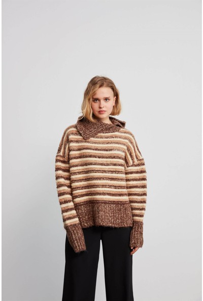 Vatkalı Yaka Detaylı Kazak Kahverengi
