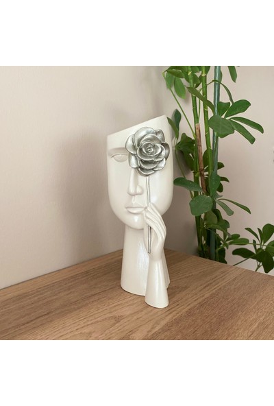 Gül Tutan Kız Vazo Saksı