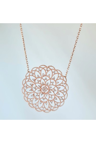 SE Jewellery Sade Çiçek Tasarım Kolye Birinci Kalite 925 Ayar Altın Kaplama Rose Kadın Kolyesi SE Jewellery Sade Çiçek Tasarım Kolye Birinci Kalite 925 Ayar Altın Kaplama Rose Kadın Kolyesi