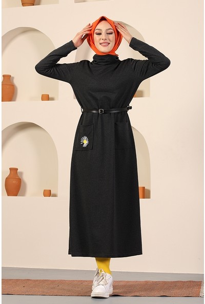 İlkimay Papatya Işleme Çift Cep Kemerli Tesettür Elbise 165 - Antrasit İlkimay Papatya Işleme Çift Cep Kemerli Tesettür Elbise 165 - Antrasit