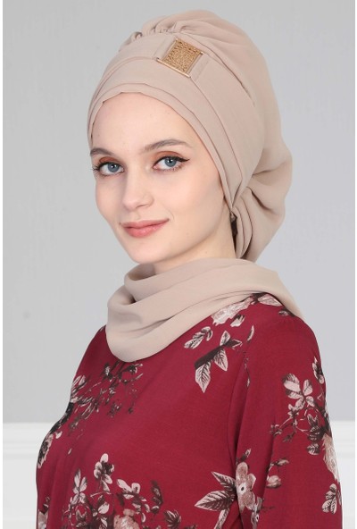 Moda Çizgi Gold Aksesuarlı Tasarım Şifon Hazır Türban Vizon Moda Çizgi Gold Aksesuarlı Tasarım Şifon Hazır Türban Vizon